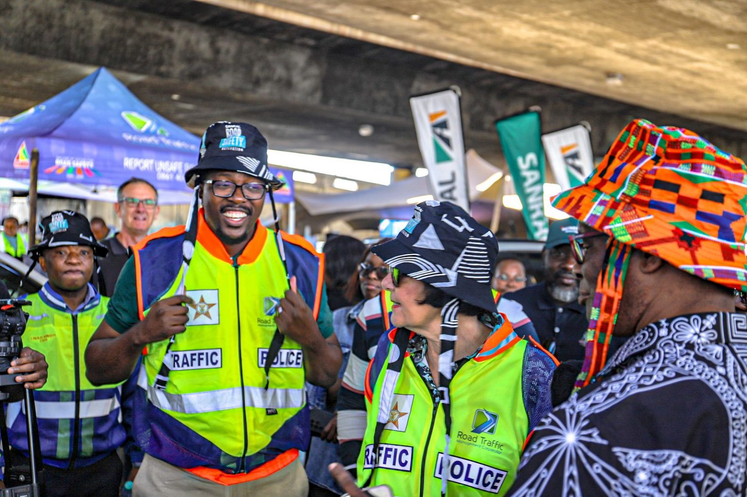 Minister Creecy and Deputy Minister Hlengwa visited the Terminus Taxi ...